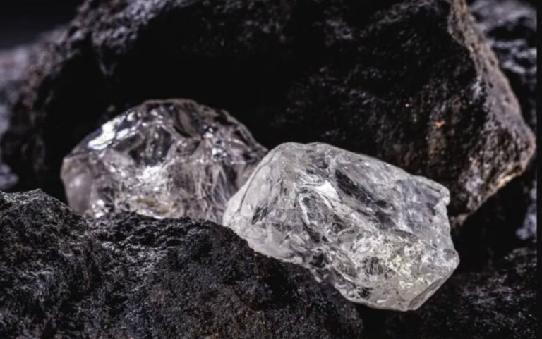 Đất hiếm là gì? Vì sao nó lại hiếm và quan trọng?